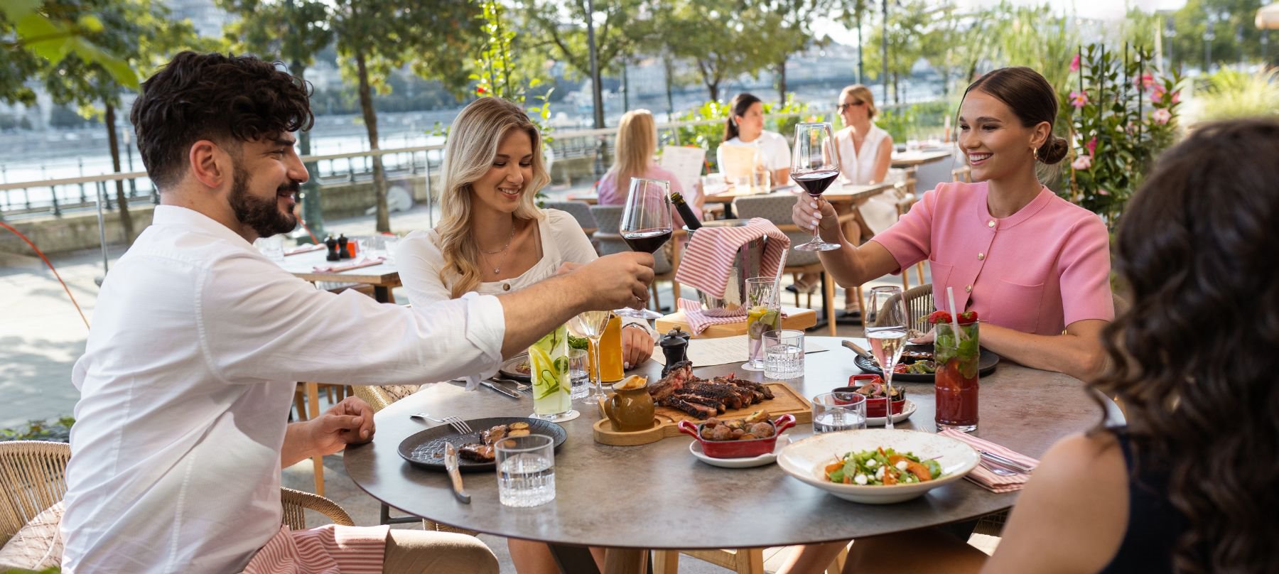 DNB Budapest Étterem